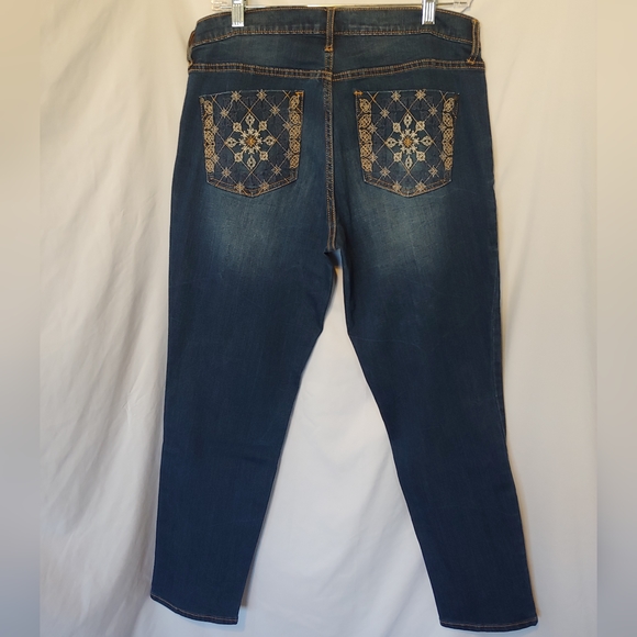 Code Bleu | Jeans | Code Bleu Crop Lover Jeans Embroidered Back Pockets ...